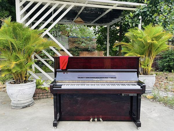 Piano Tokai AU1, nhiều quà tặng giá trị.